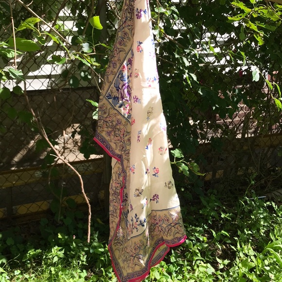 Accessories | Vintage Beautiful Floral Pattern Silk Scarf | Poshmark